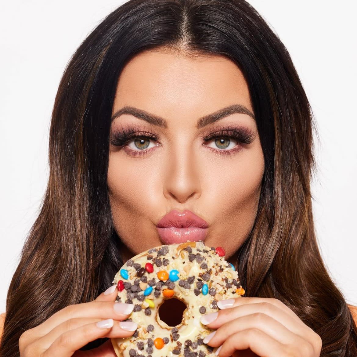 Mandy Saccomanno: Streams, Merchandise, Personal Videos | MILLIONS